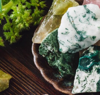 Green Healing Stones — 7 Crystals For Growth, Wisdom & Joy! - Zenluma