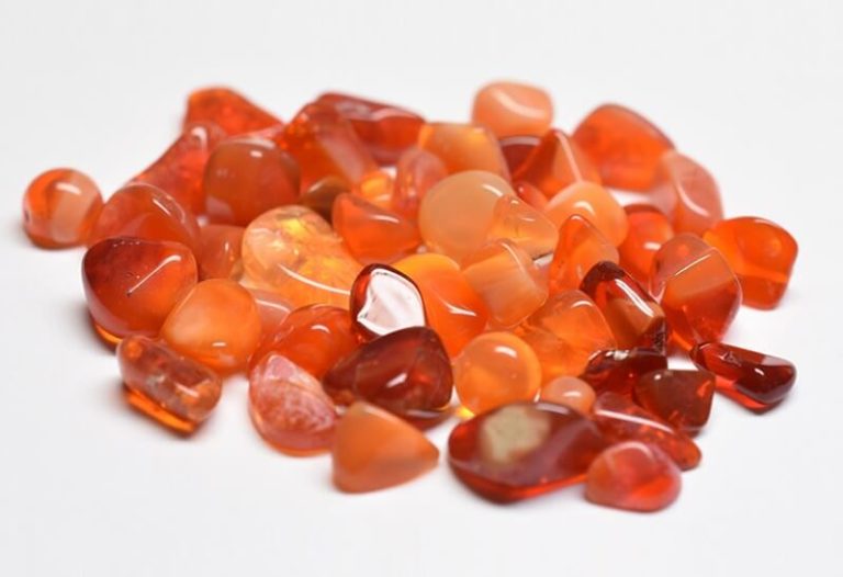 What Is the Carnelian Crystal? How to Use This Courage-Boosting Stone ...